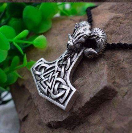 Hammer of Thor Necklace - Vikings Roar