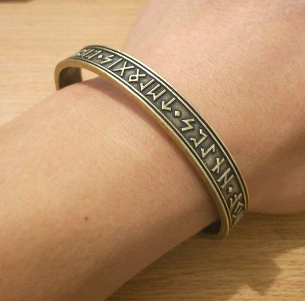 Viking Runes Bracelet - Vikings Roar
